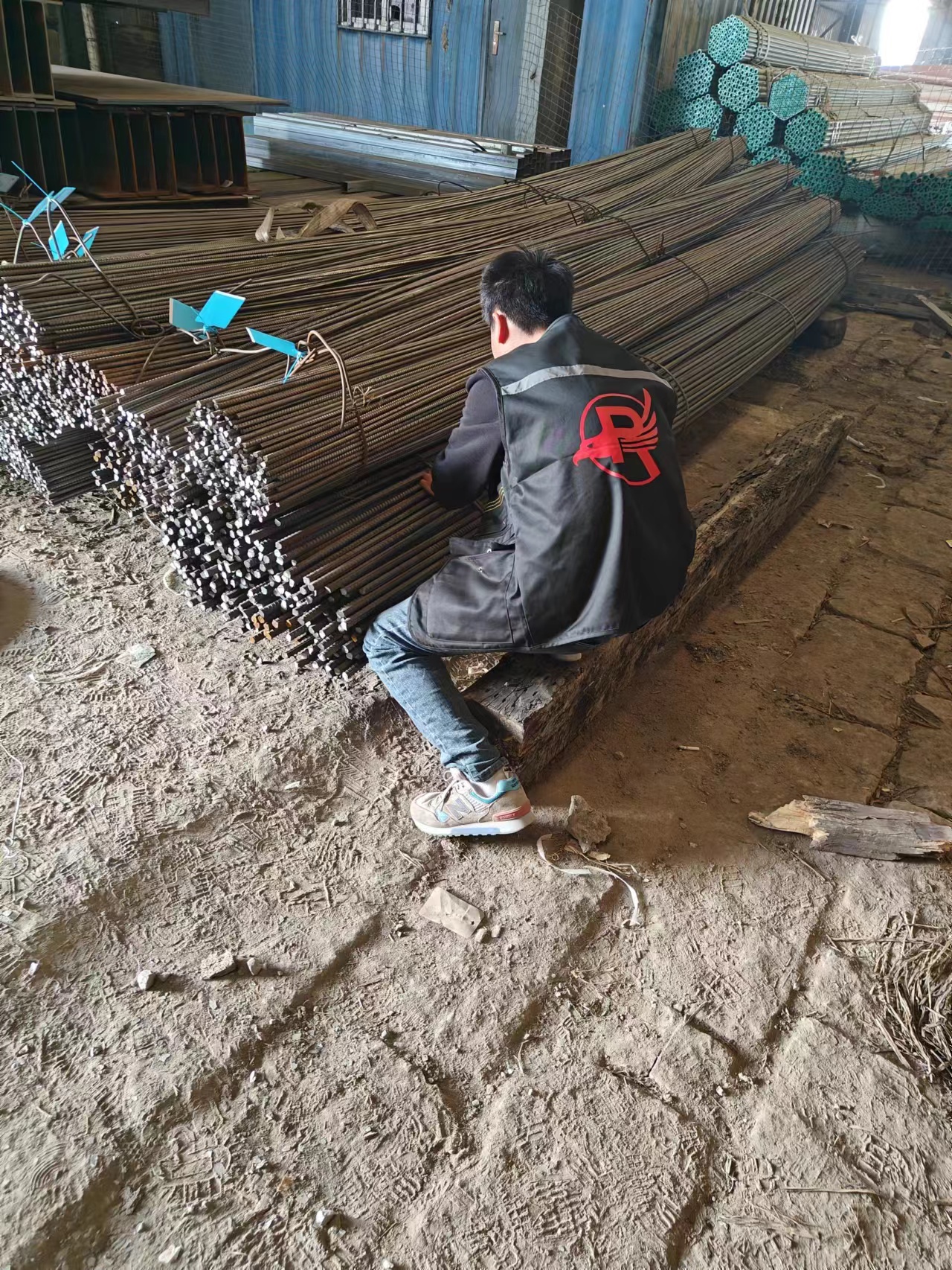 News - Canadian Customer Steel Rebar Delivery – Royal Group